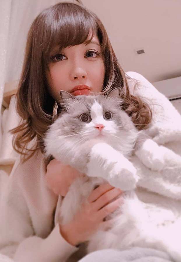 Rara Anzai นางเอกเอวี ตัวเล็ก อกสวย ขวัญใจหนุ่ม